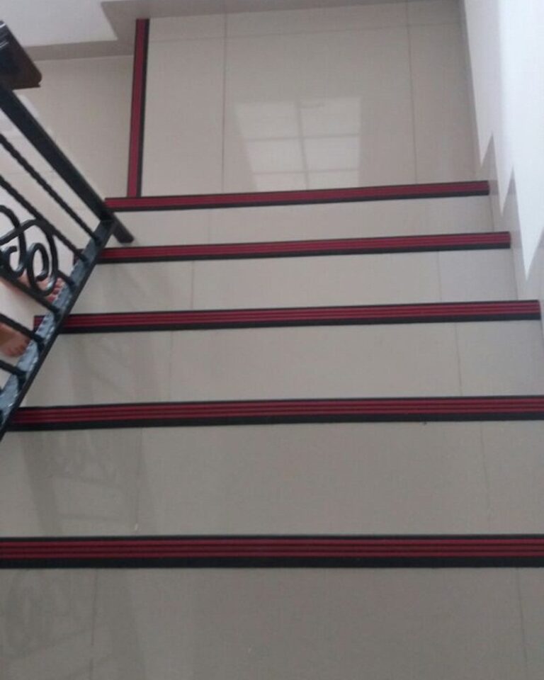 Jual Stepnosing Karet Untuk List Pengaman Anak Tangga Rumah